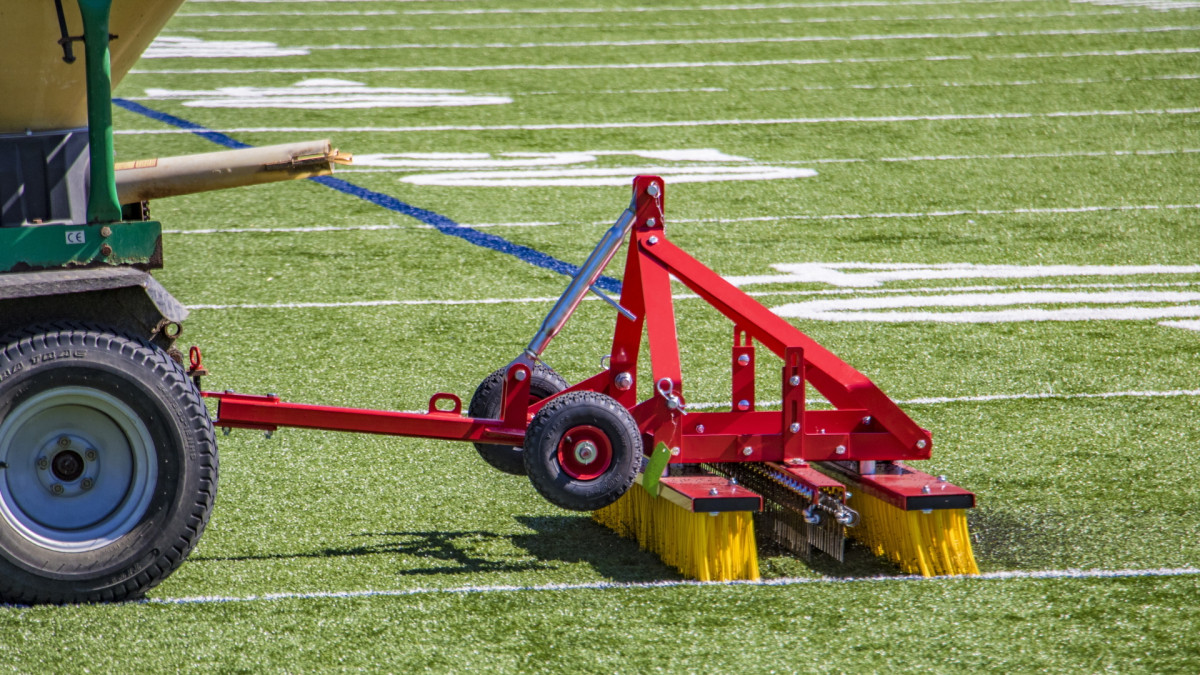 Redexim Base Rake w/soft brushes | Marnick Turf Machinery