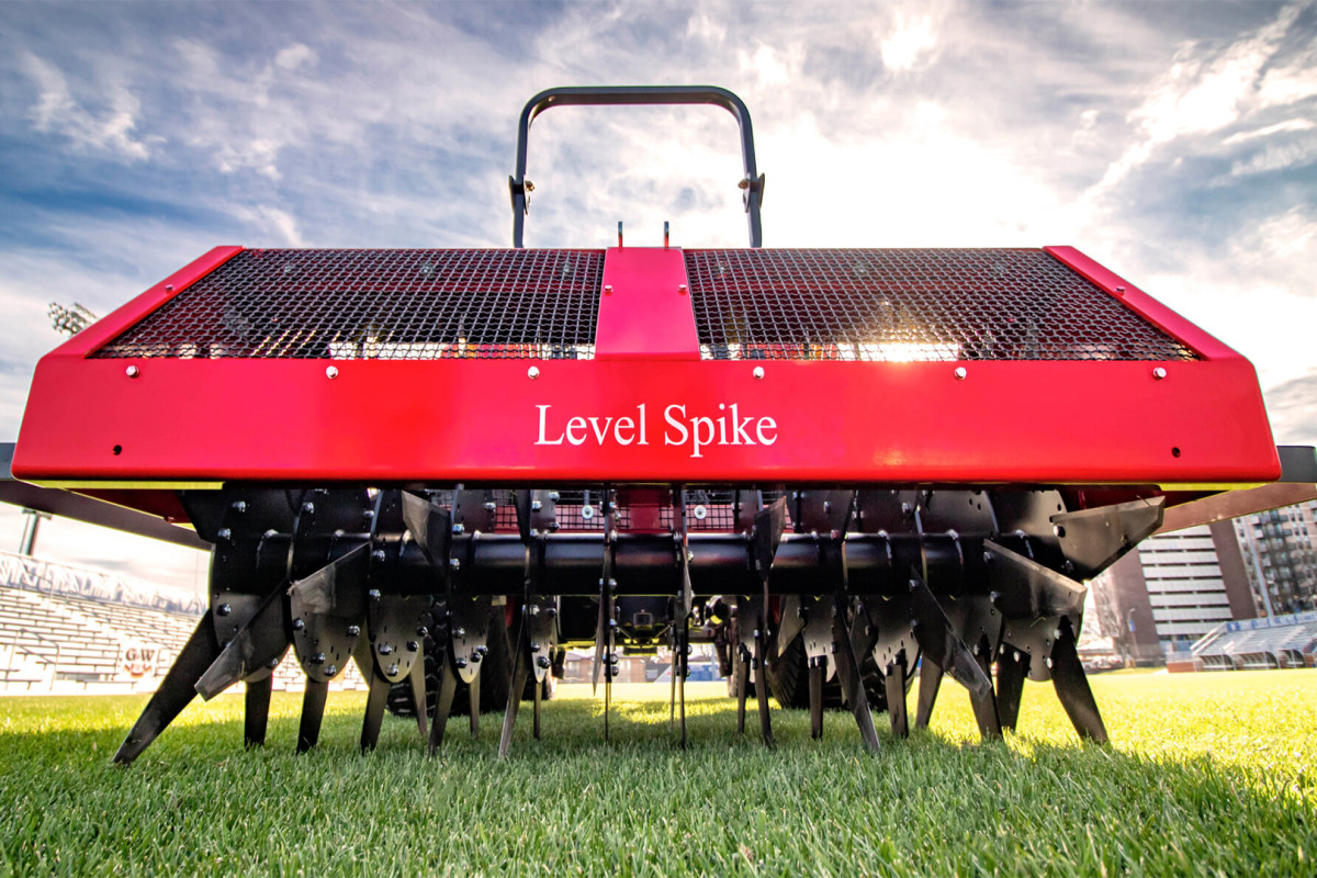 Redexim Level-Spike 1700 | Marnick Turf Machinery